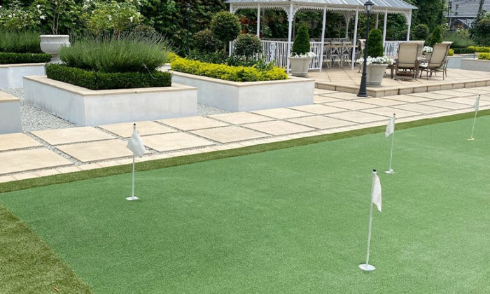 Artificial Grass Putting Green: Practice Putting at Home